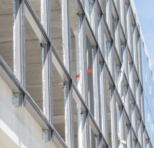 Guide | Système d'ancrage de mur rideau - Louineau